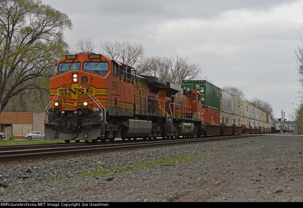 BNSF 5659
